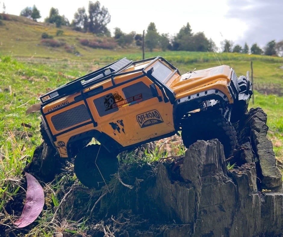LAND ROVER DEFENDER D110 RC HB-ZP1005 - Carros RC Colombia