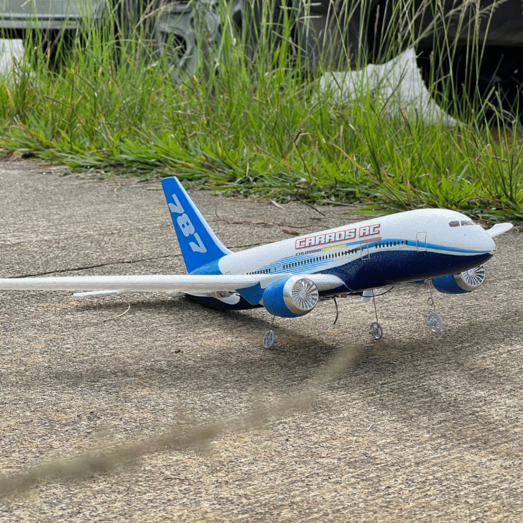 AVION RC BOEING 787 EPP CONTROL REMOTO - Carros RC Colombia